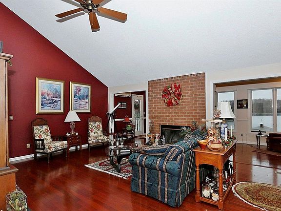 210 Summer Ln, Huddleston, VA 24104 | Zillow