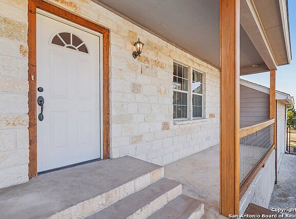 2630 ROCKY RIDGE LOOP, Canyon Lake, TX 78133 | MLS #1791057 | Zillow