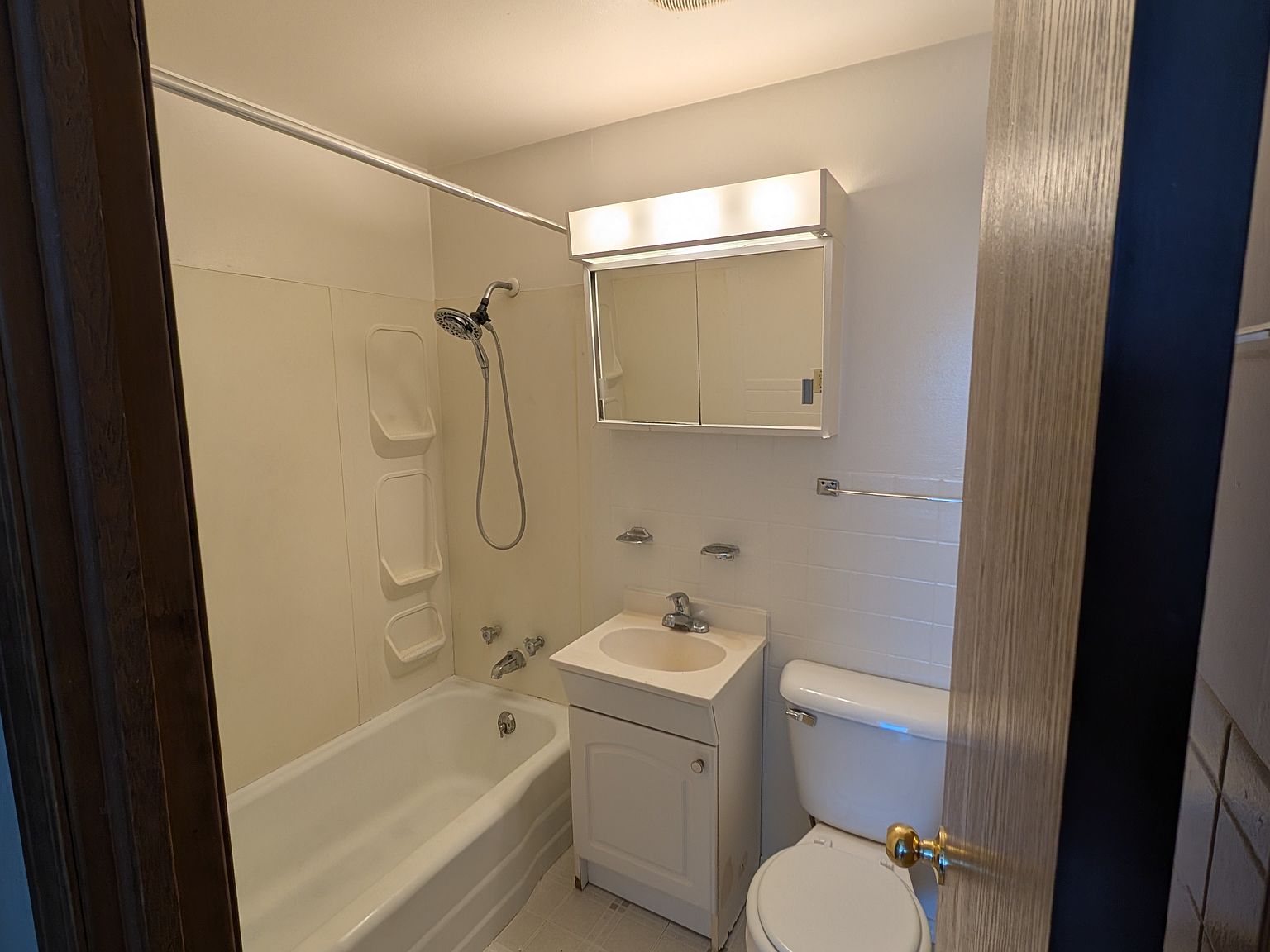 508 Elm Ridge Rd APT 1B, Carpentersville, IL 60110 | Zillow