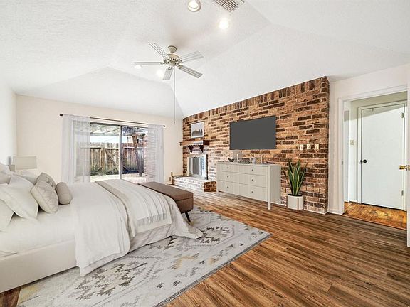 7619 Bankside Dr, Houston, TX 77071 | Zillow