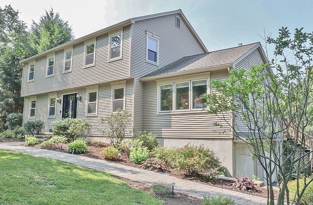 965 Main St, Wilbraham, MA 01095 | Zillow