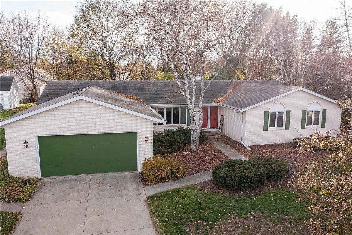 831 East SUNSET AVENUE, Appleton, WI 54911 | Zillow