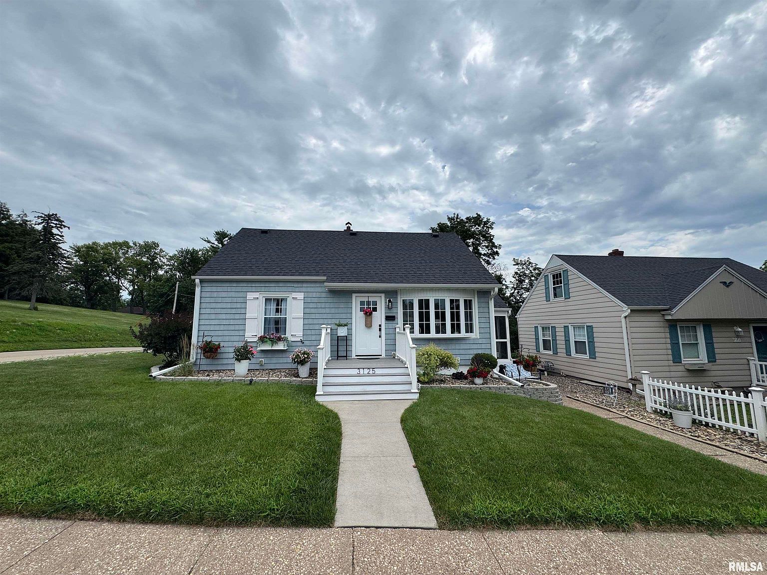 3125 Pershing Blvd, Clinton, IA 52732 | Zillow