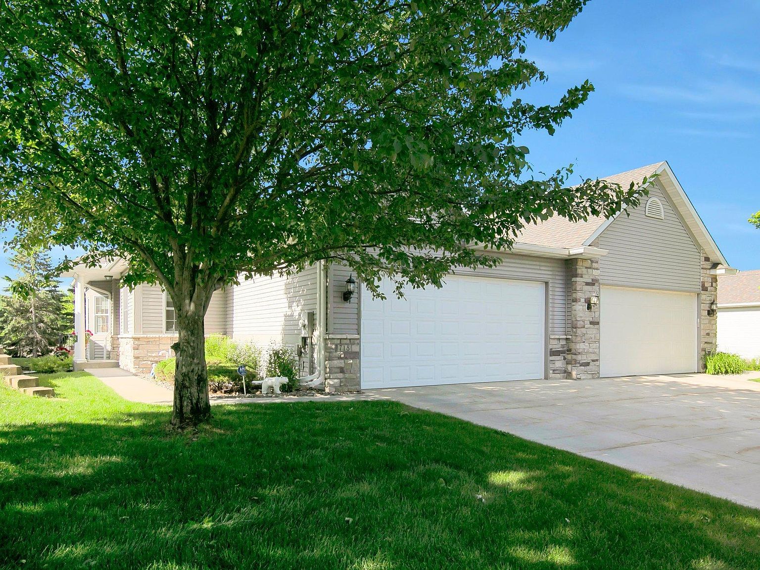 718 Gilfillan Ln, Saint Paul, MN 55127 | Zillow