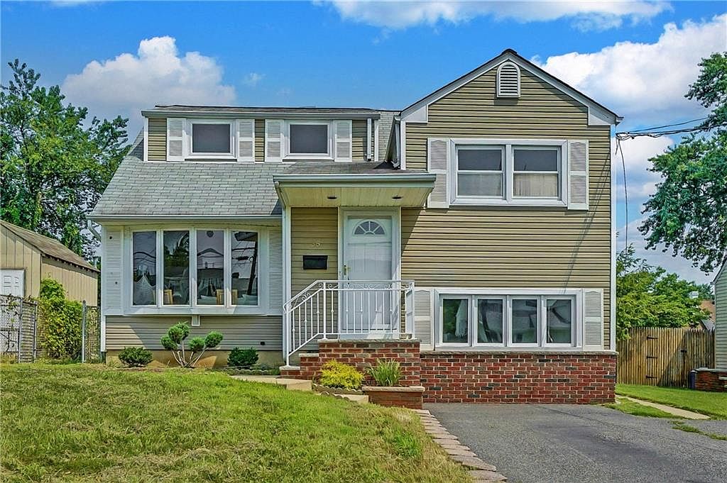 38 Robin Pl, Parlin, NJ 08859 | Zillow