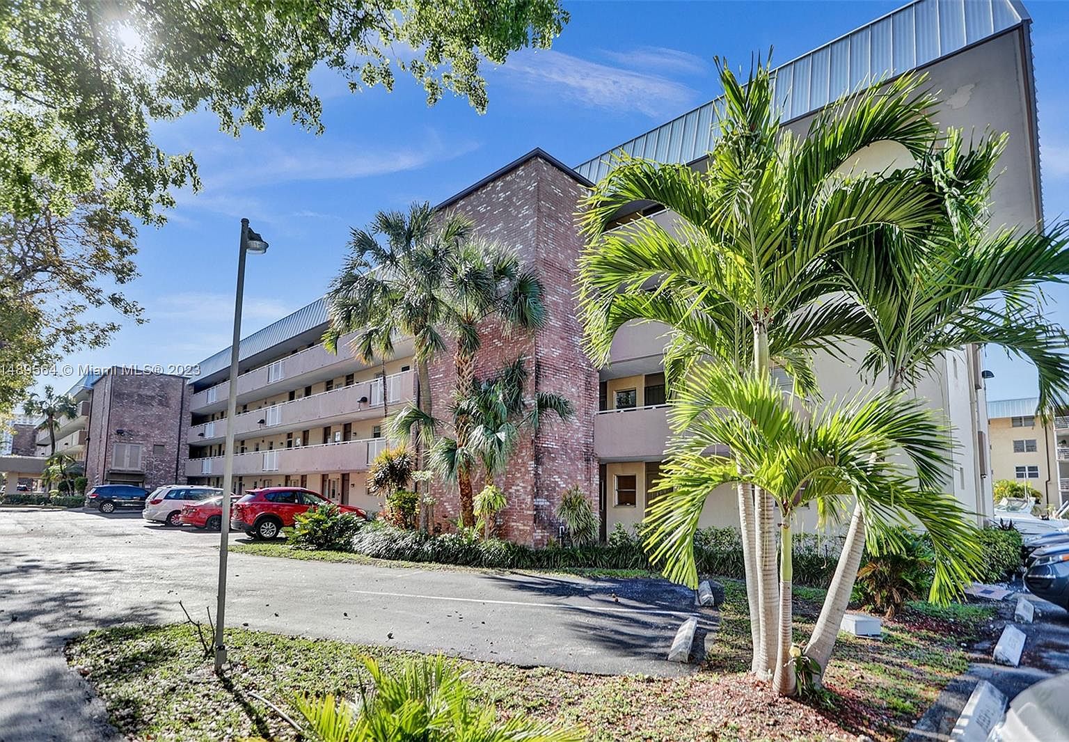 3600 NE 170th St APT 406, North Miami Beach, FL 33160 | MLS #A11489564 ...