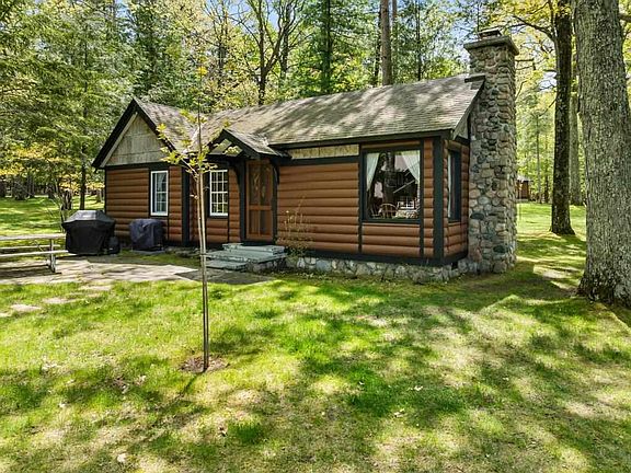 2841 N Lake Shore Drive W Side Of M #119, Harbor Springs, MI 49740 ...