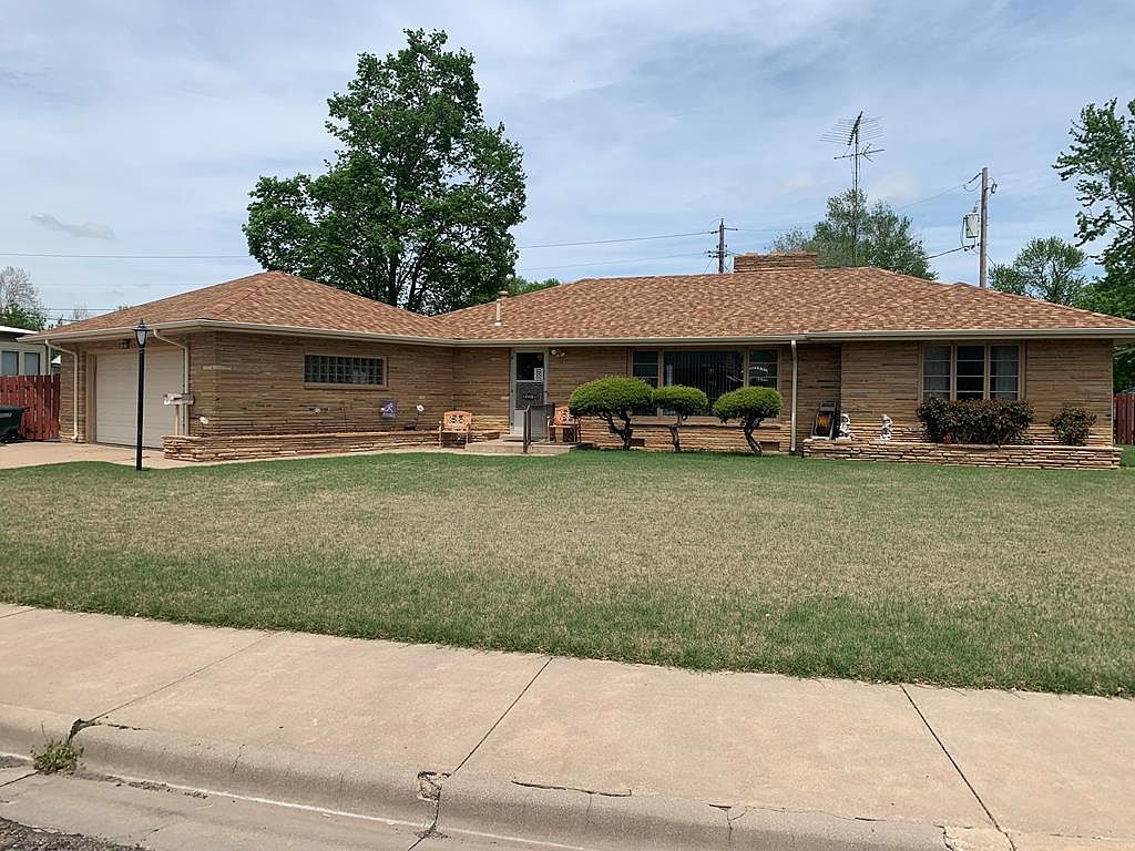 2400 Zarah Dr, Great Bend, KS 67530 | Zillow