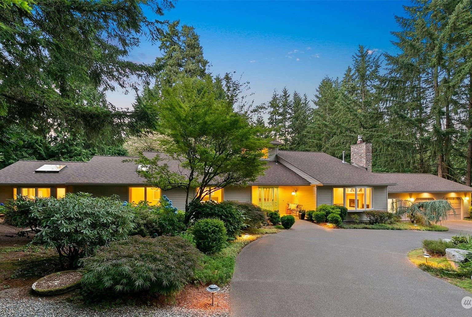 13704 NE 48th Place, Bellevue, WA 98005 | Zillow