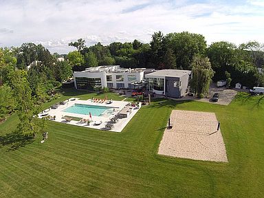 3320 Three Lakes Ln, Orchard Lake, MI 48324 | Zillow