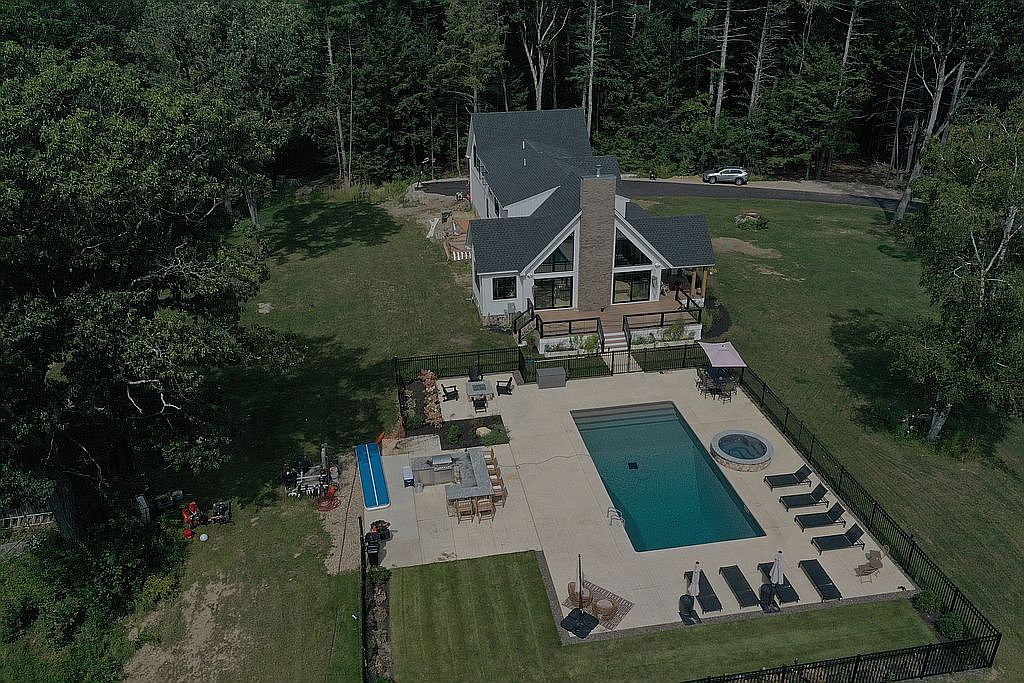 5 New Templeton Rd, Hubbardston, MA 01452 | Zillow