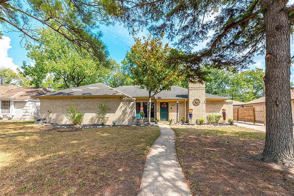 7806 Maple Tree Dr, Houston, TX 77088 | MLS #79263185 | Zillow