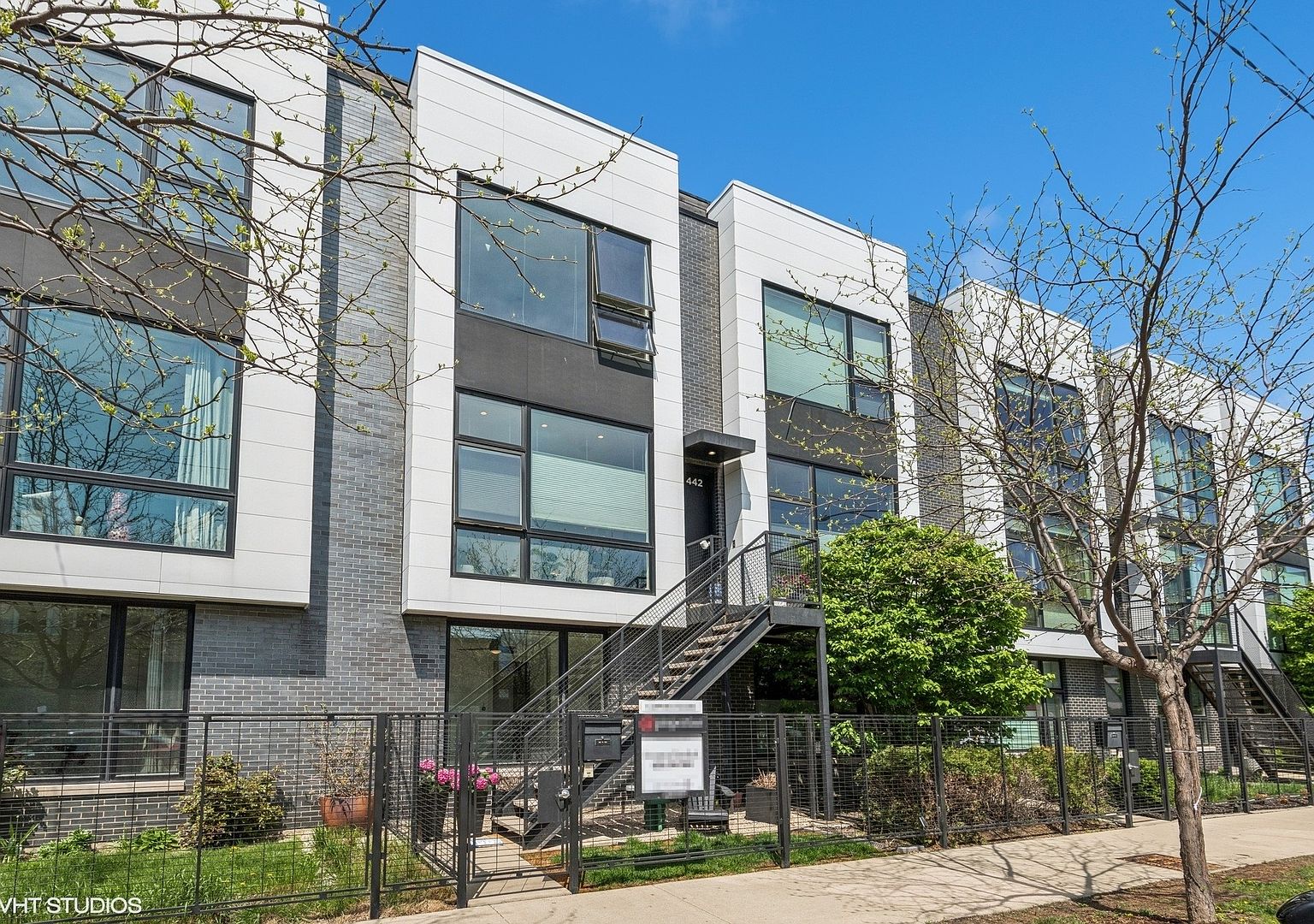 442 W Oak St, Chicago, IL 60610 | Zillow