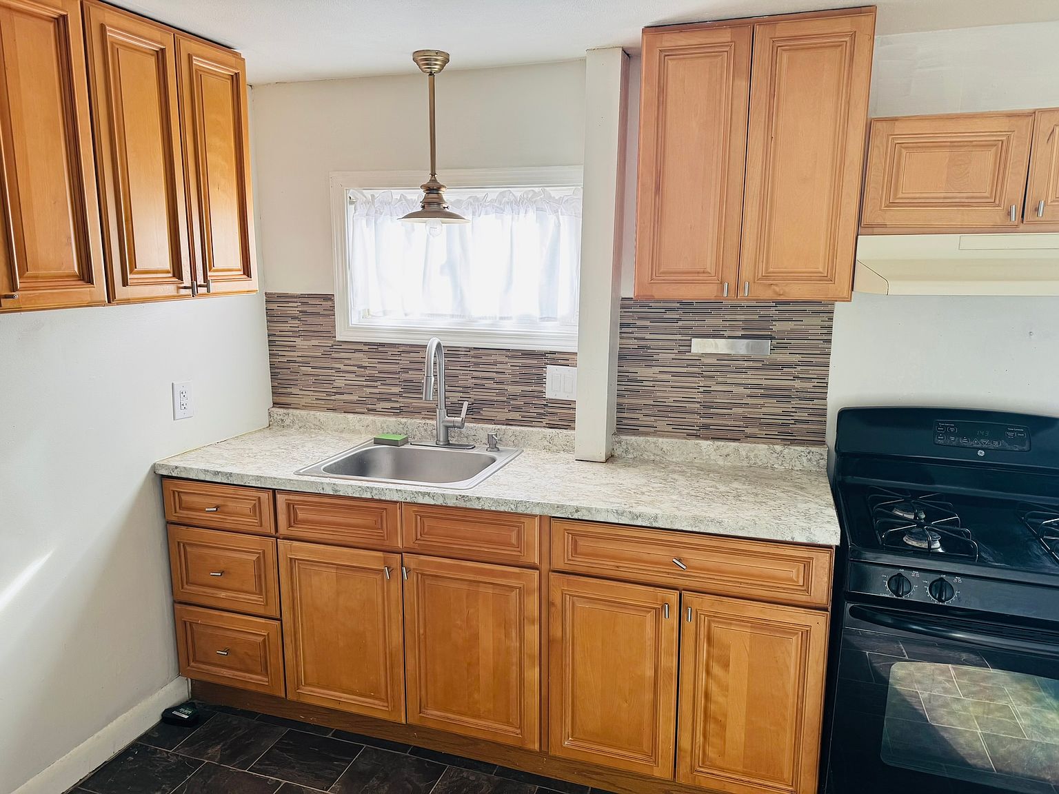 175 Water St #1R, Warren, RI 02885 | Zillow