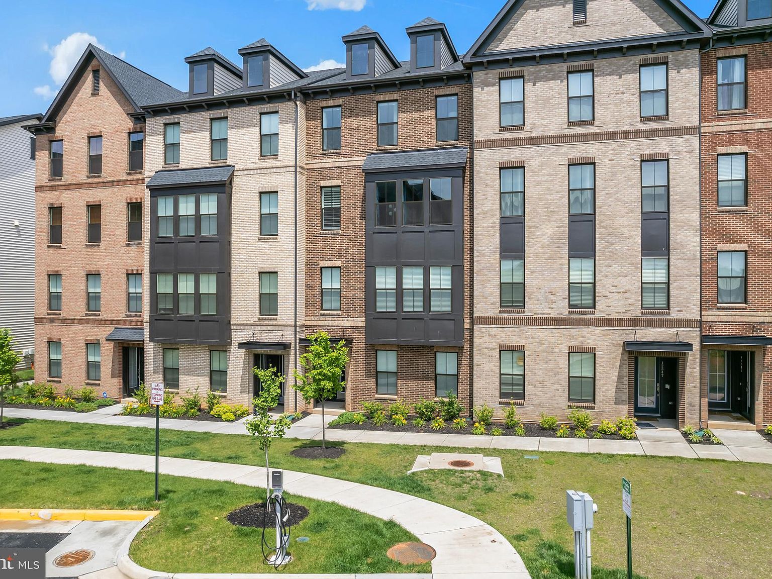 12351 Azure Ln #48, Fairfax, VA 22033 | Zillow