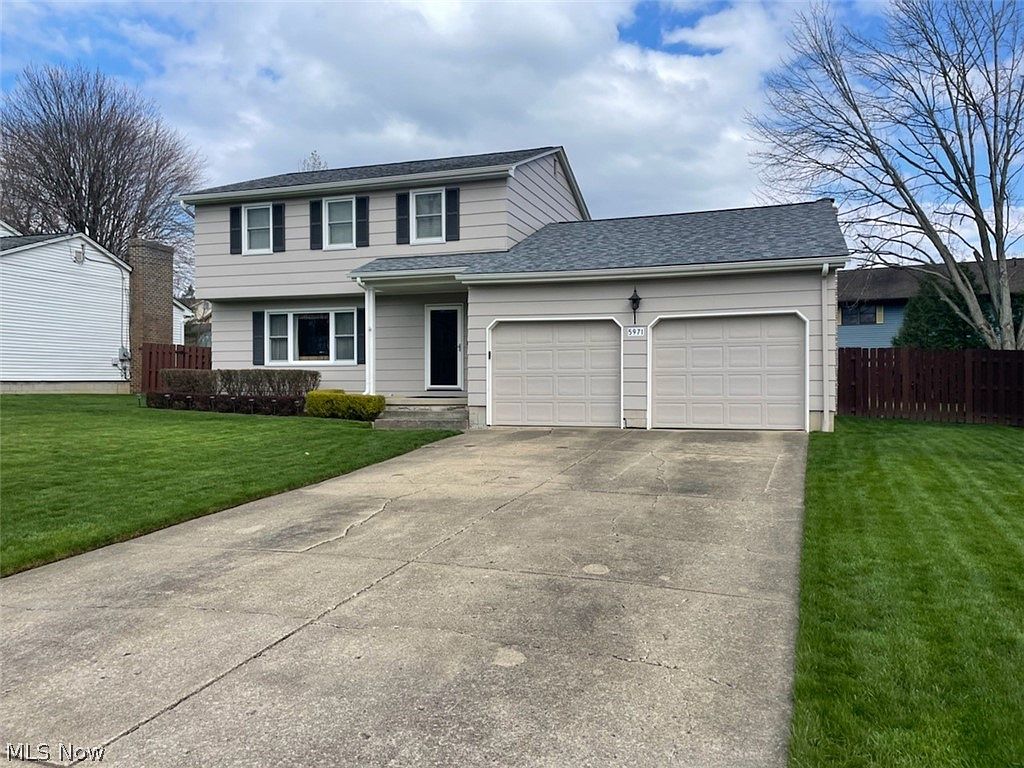 5971 Applecrest Dr, Youngstown, OH 44512 | Zillow