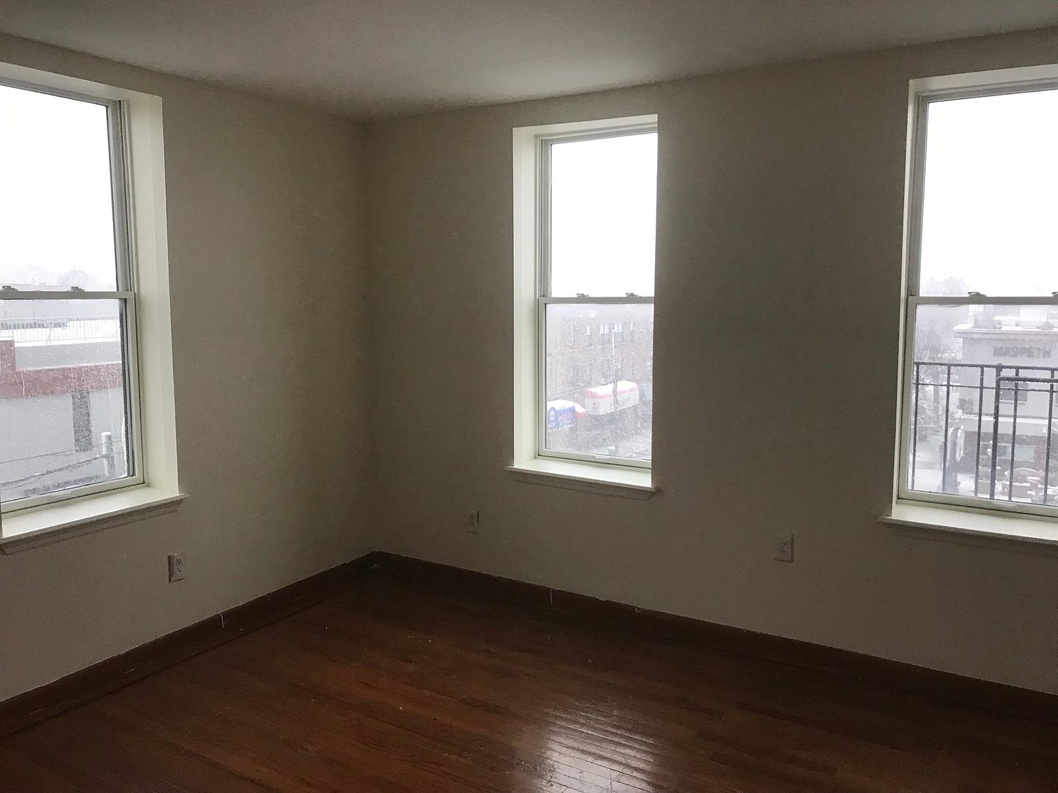5526 69th St APT 4B, Maspeth, NY 11378 | Zillow