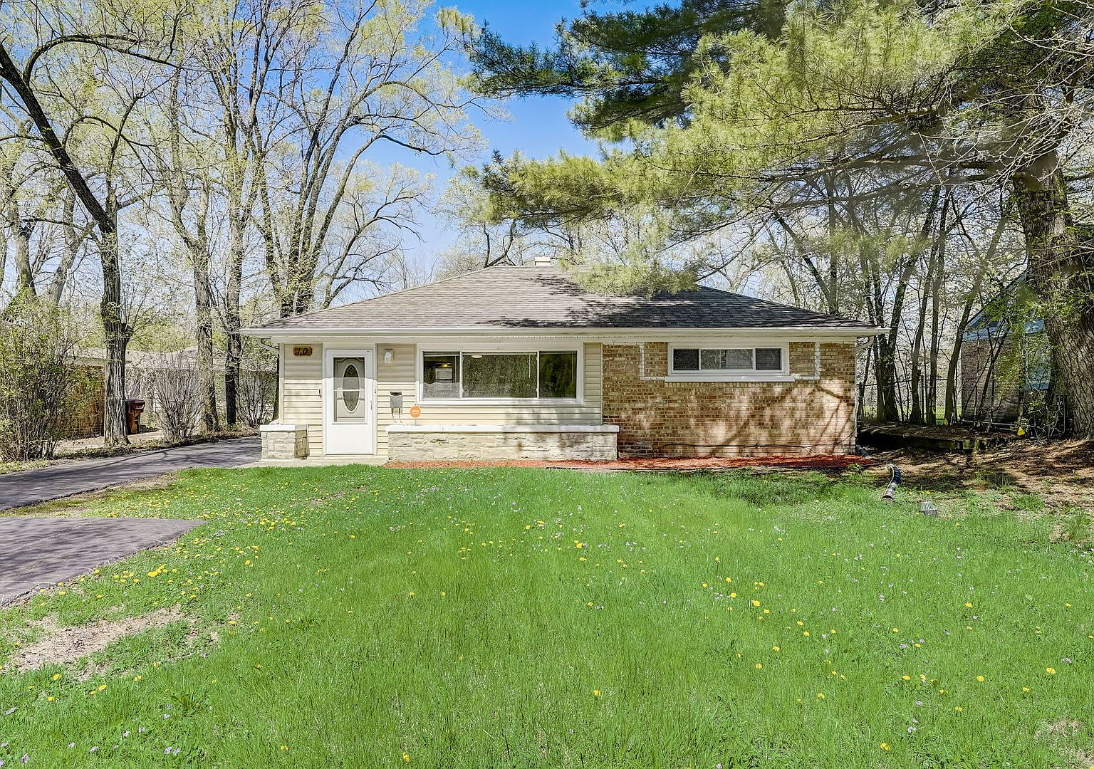 10 Monee Rd, Park Forest, IL 60466 | Zillow