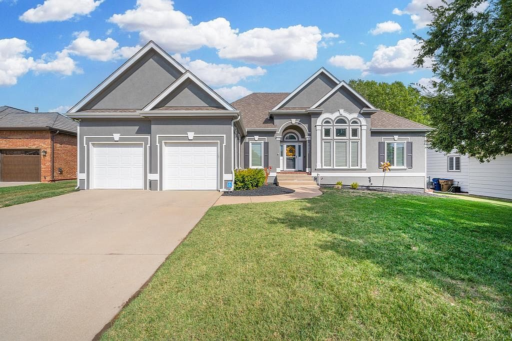 1221 N Bracken Ct, Wichita, KS 67206 | Zillow