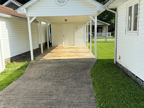 1742 Autumn Ln, Davin, WV 25617 | MLS #11285916 | Zillow