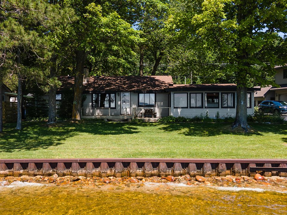 21869 Bluffs Hwy, Onaway, MI 49765 | Zillow
