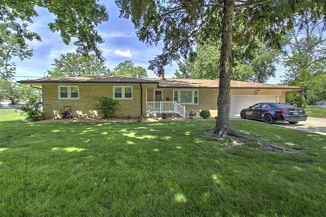 15 Barnes Dr, Decatur, IL 62526 | Zillow