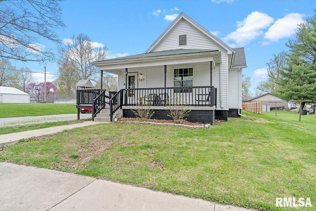 307 N Elm St, Tallula, IL 62688 | Zillow