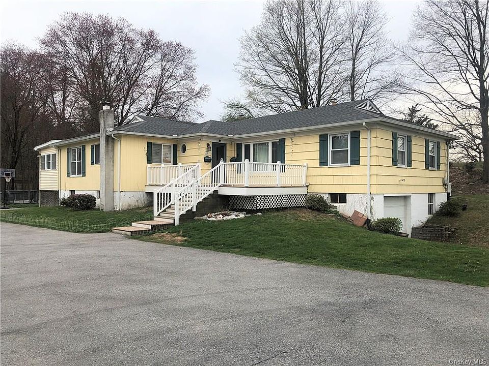 102 Overocker Rd Poughkeepsie NY | Zillow