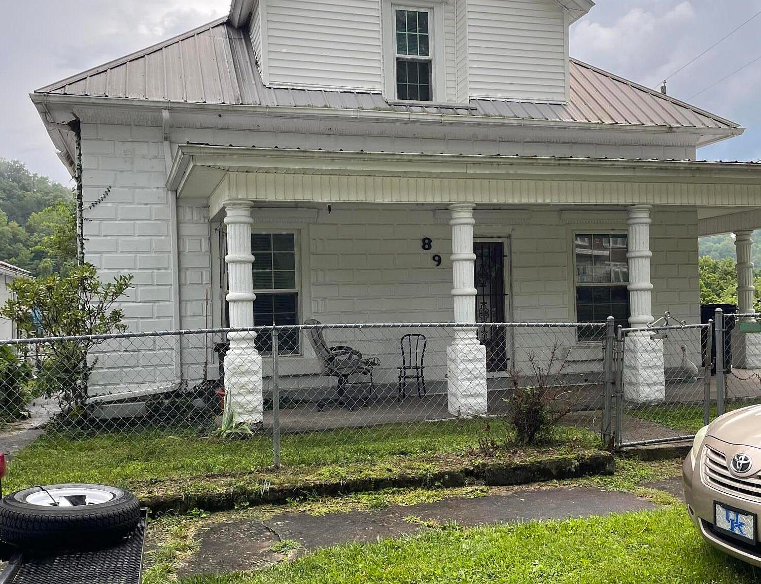89 E Center St, Beattyville, KY 41311 | MLS #23012960 | Zillow