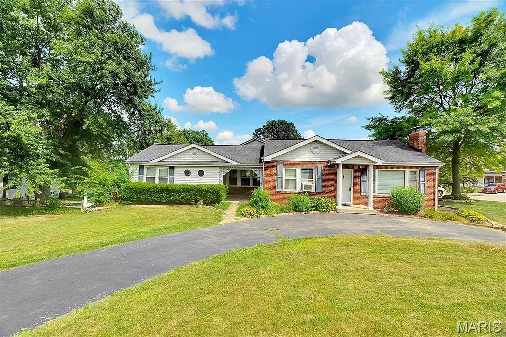 9920 Wolff Dr, Saint Louis, MO 63123 | MLS #25046716 | Zillow