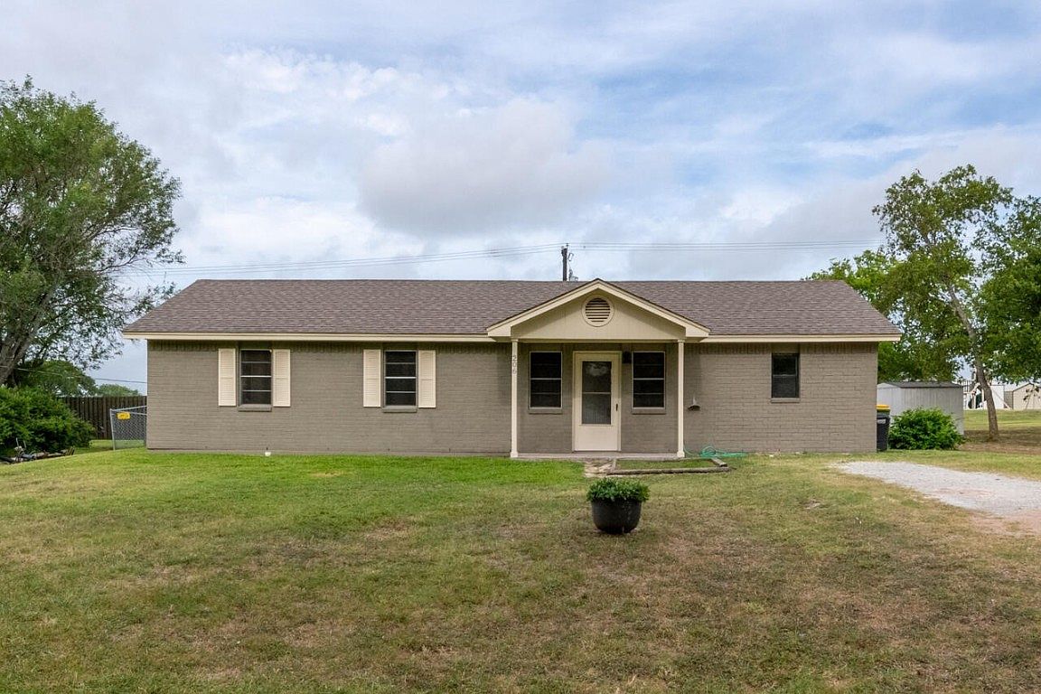 206 S Jena St, Riesel, TX 76682 | Zillow