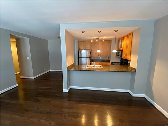 5330 Pershing Ave APT 704, Saint Louis, MO 63112 | Zillow