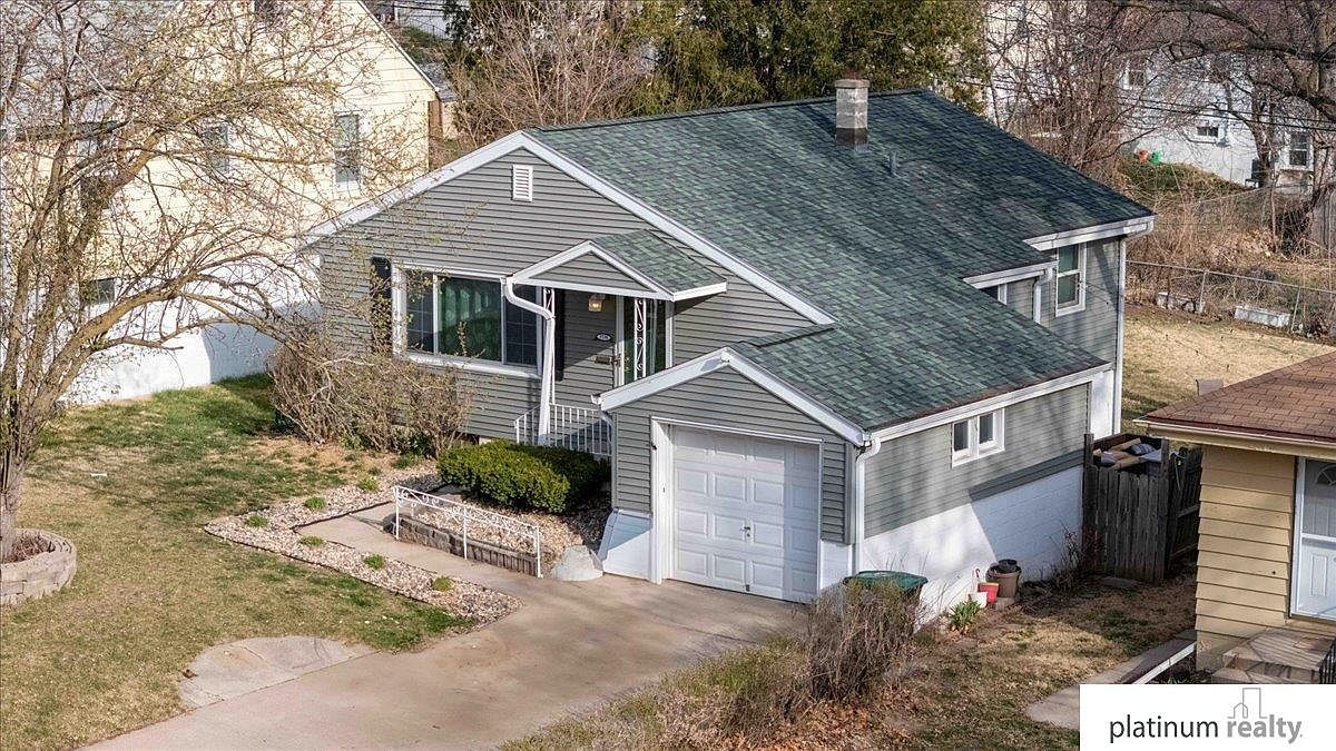 5730 Manderson St, Omaha, NE 68104 | Zillow