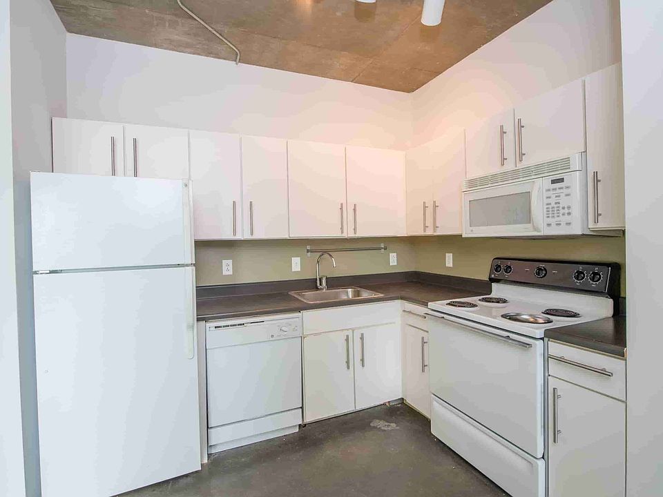 The Hub on Chestnut Street - 3945 Chestnut St Philadelphia PA (8 units ...
