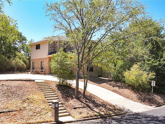 2215 Dewberry Ln, Bryan, TX 77807 | MLS #23013479 | Zillow