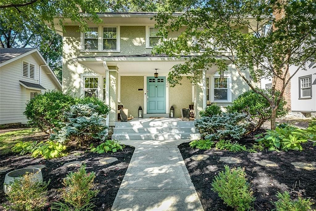 6424 Morningside Dr, Kansas City, MO 64113 | Zillow