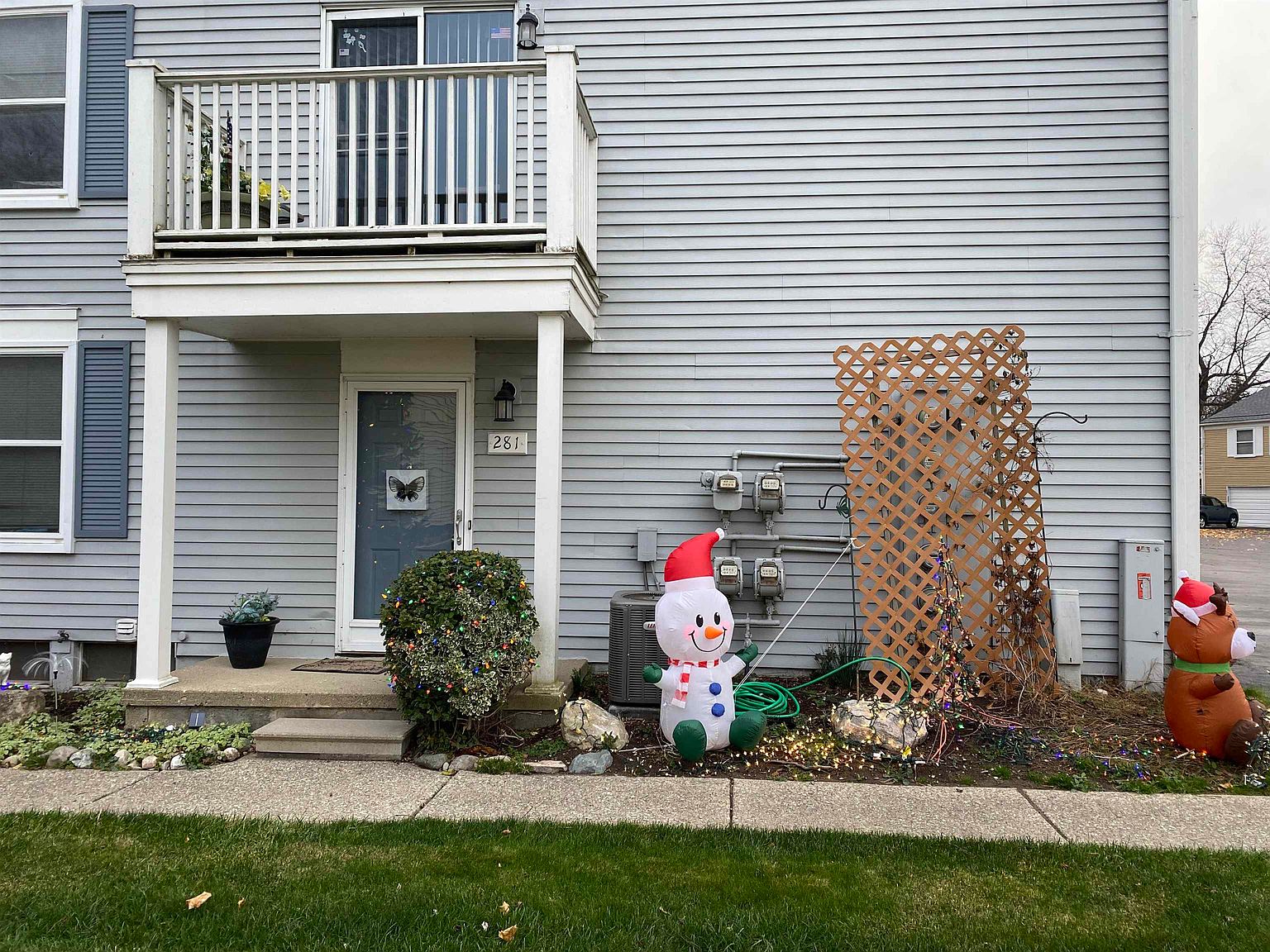 281 Inlet Ct, Walled Lake, MI 48390 | Zillow