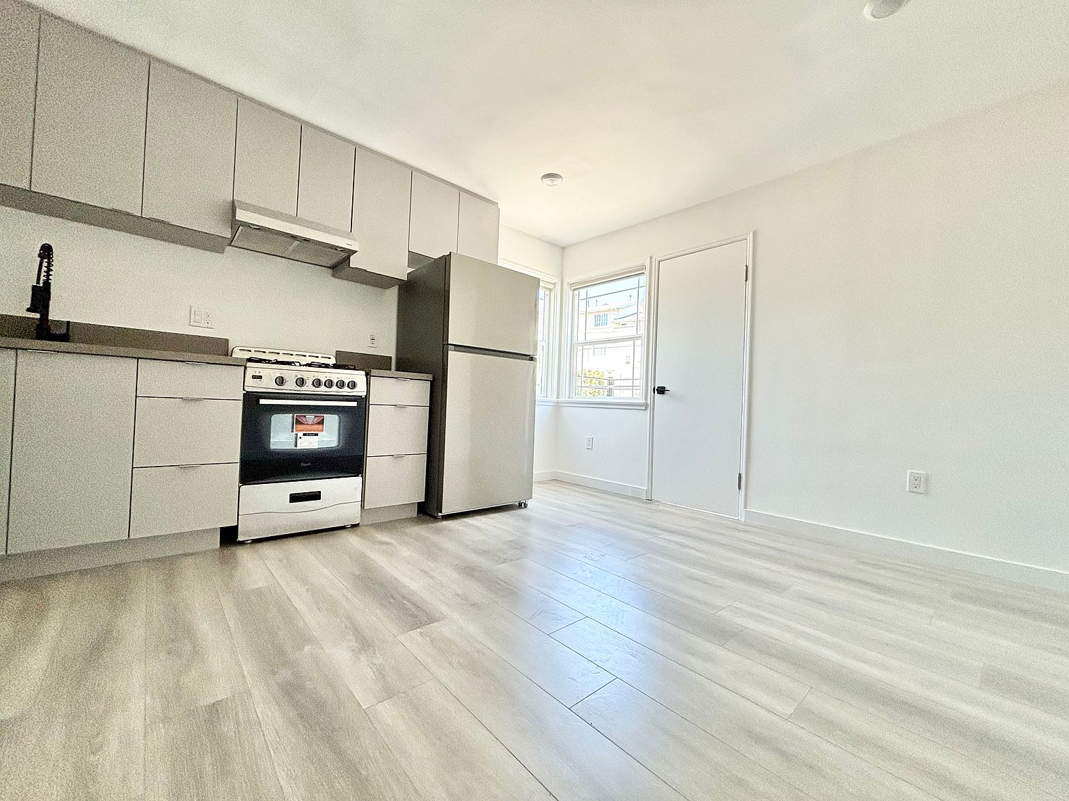 6131 1/4 Monterey Rd #A, Los Angeles, CA 90042 | Zillow