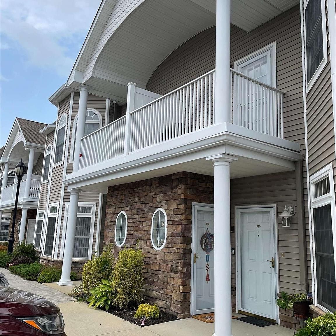 16 Jacqueline Way #16, North Babylon, NY 11703 | Zillow