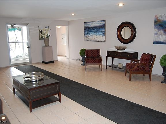 16100 Van Aken Blvd APT 202, Shaker Heights, OH 44120 | MLS #4359290 ...