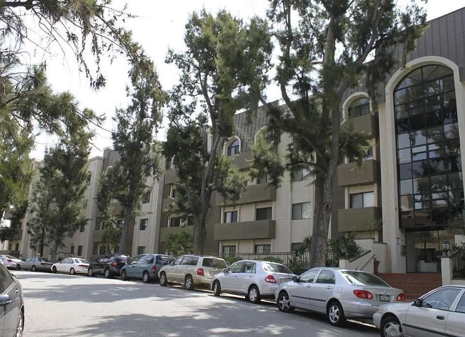Strathmore Regency - 11050 Strathmore Dr Los Angeles CA | Zillow