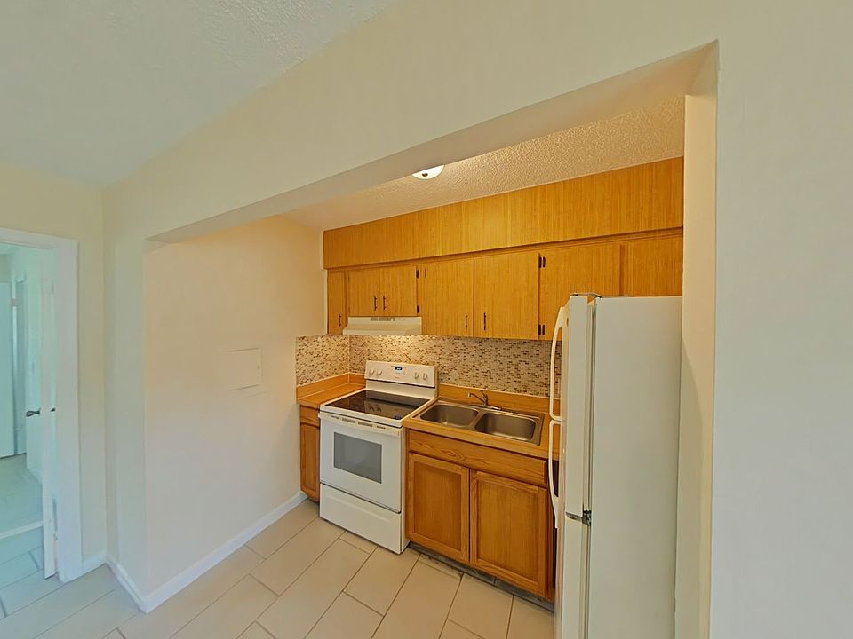 Tiffany Apartments - 3220 SW 26th St Ocala FL | Zillow