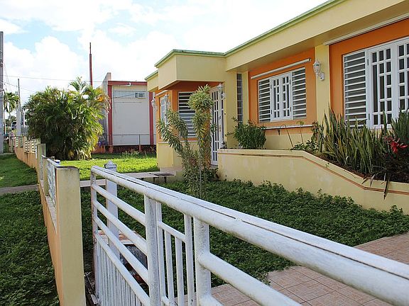 Victor Rojas 2 Calle #15-10, Arecibo, PR 00612 | Zillow