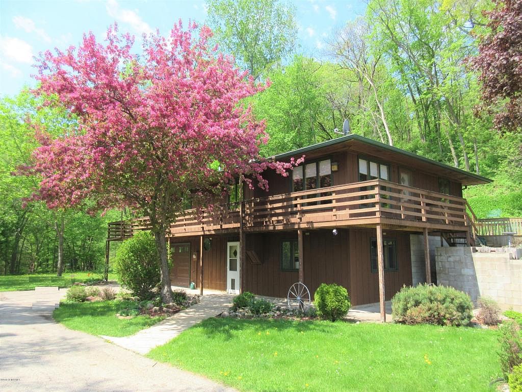 70629 203rd Ave, Reads Landing, MN 55968 | Zillow