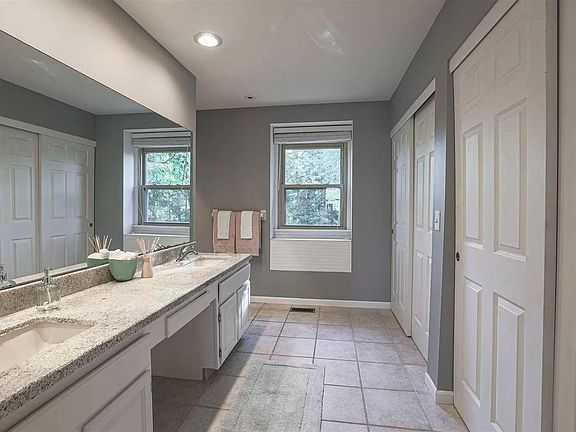 11880 Nathanshill Ln, Cincinnati, OH 45249 | Zillow