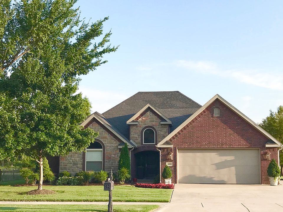 2635 W Vanike Dr, Fayetteville, AR 72704 | Zillow