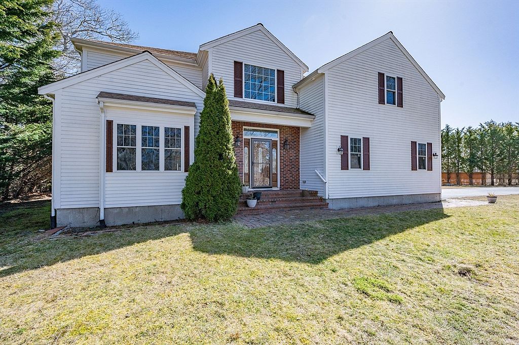 2 Centerville Ave, Barnstable, MA 02630 | Zillow