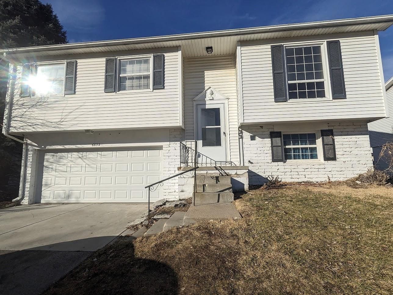 6832 N 65th St, Omaha, NE 68152 | Zillow