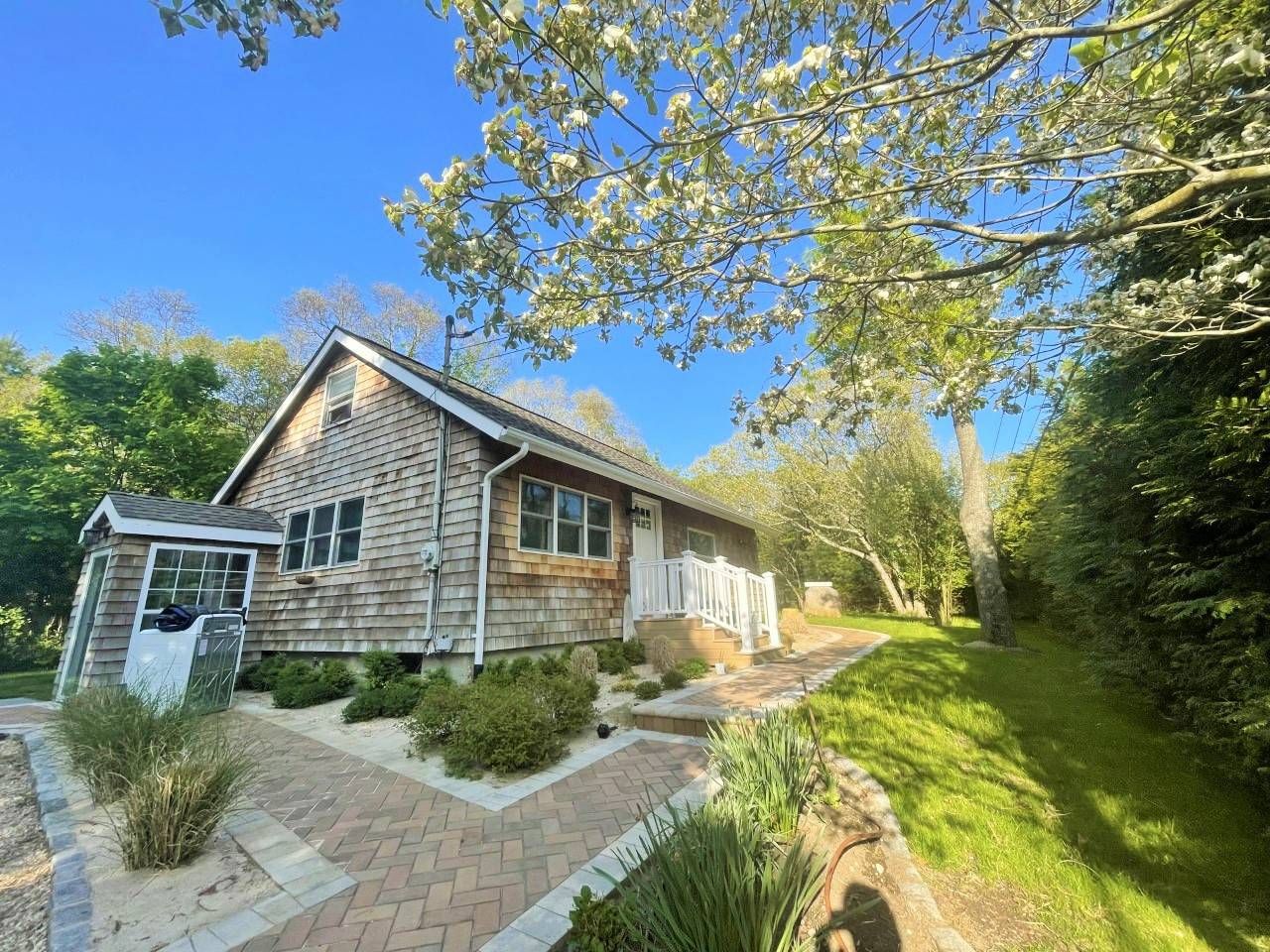 33 Abrahams Path, East Hampton, NY 11937 | Out East