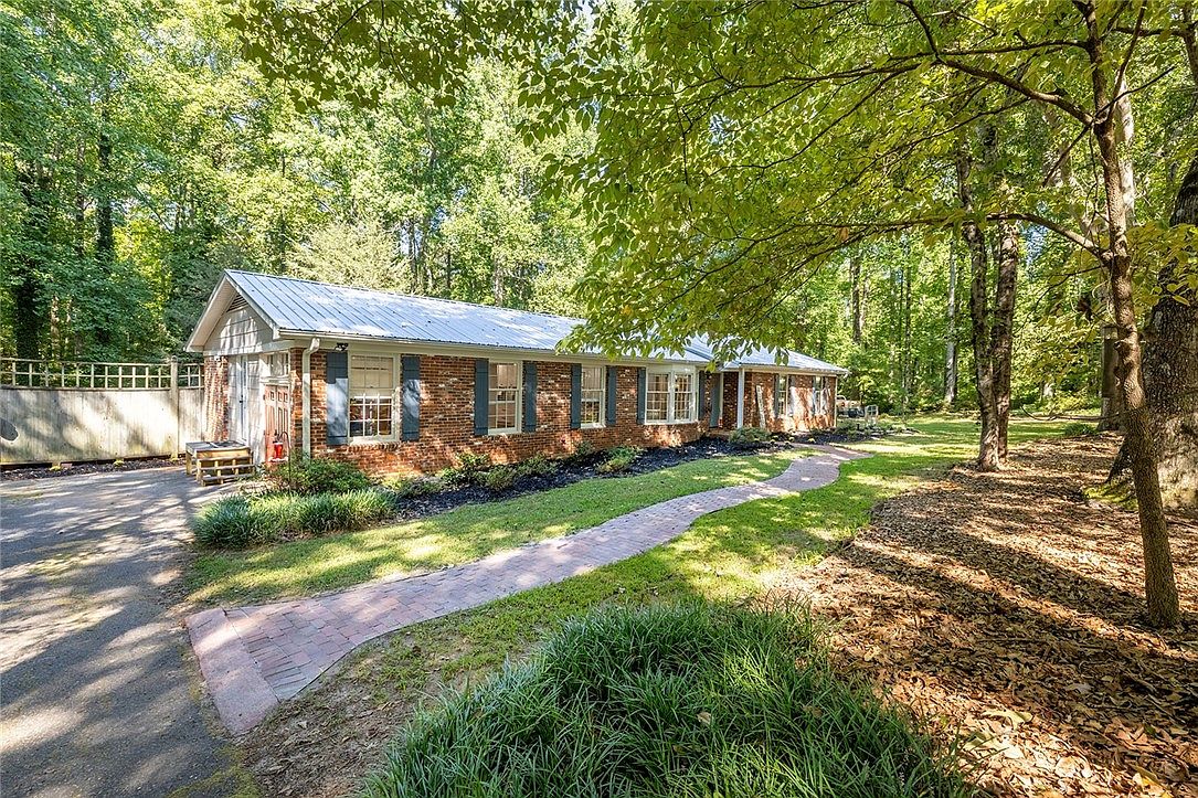 211 Walter St, Easley, SC 29642 | Zillow
